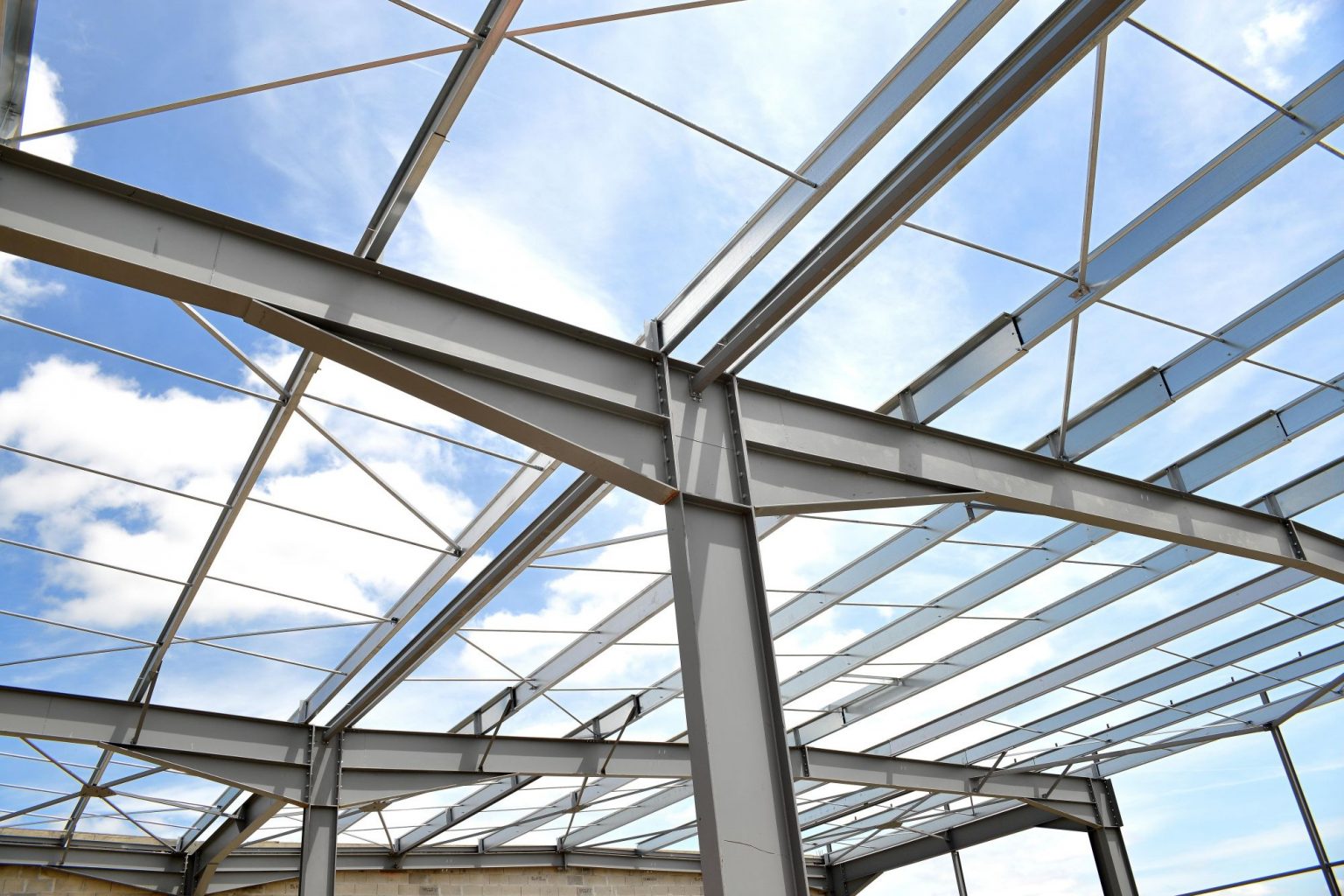 Structures métalliques : couverture, bardage et étanchéité | PMO